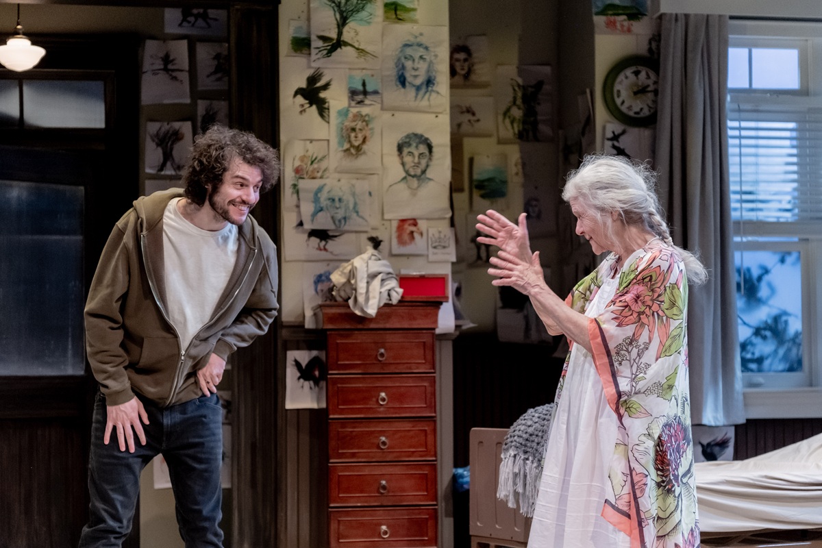 Review: "Queen Maeve" showed me my (r)aging mother in an unexpected new ...
